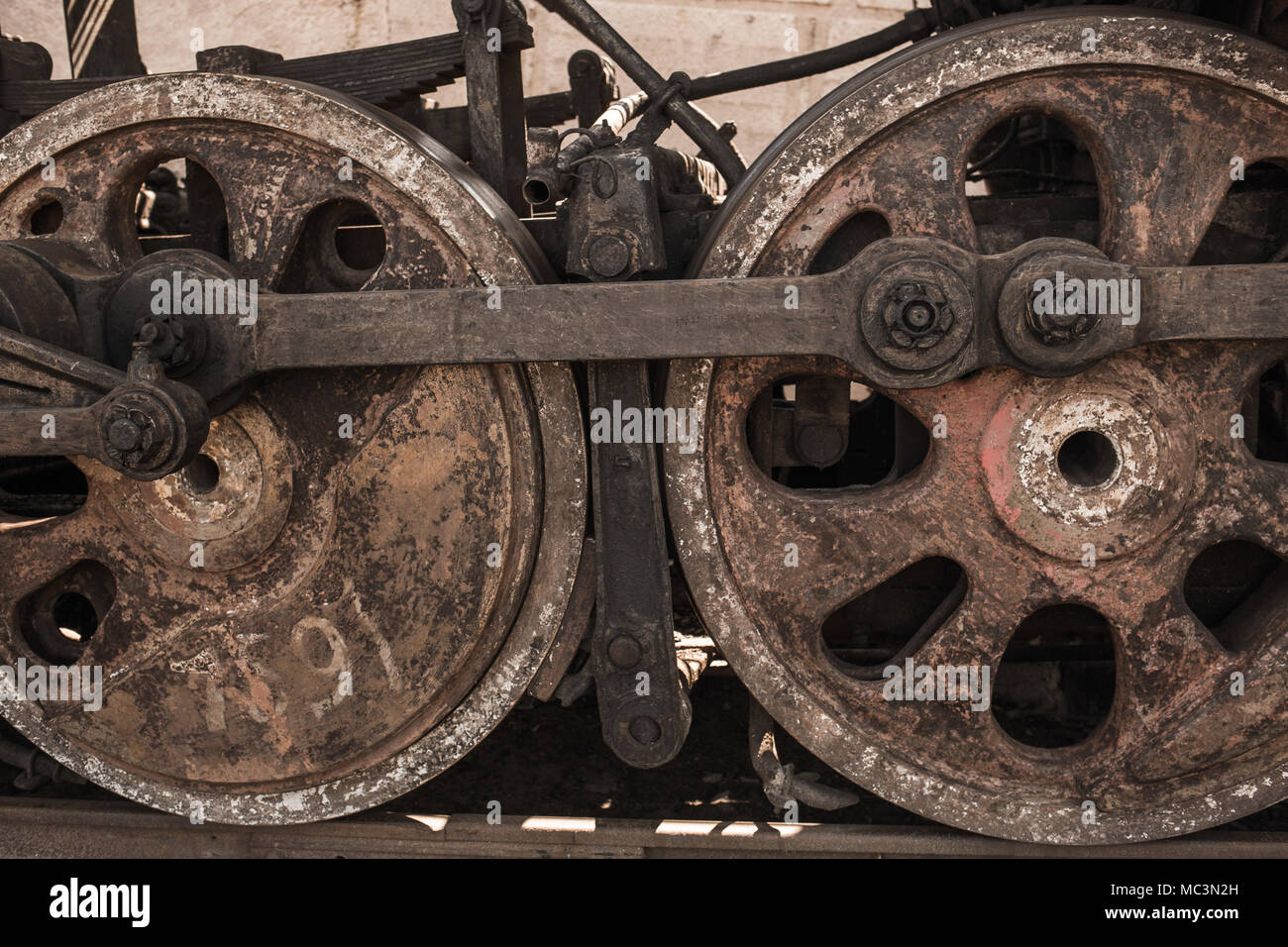 Abandoned rusty steam locomotive hi-res stock photography and images ...