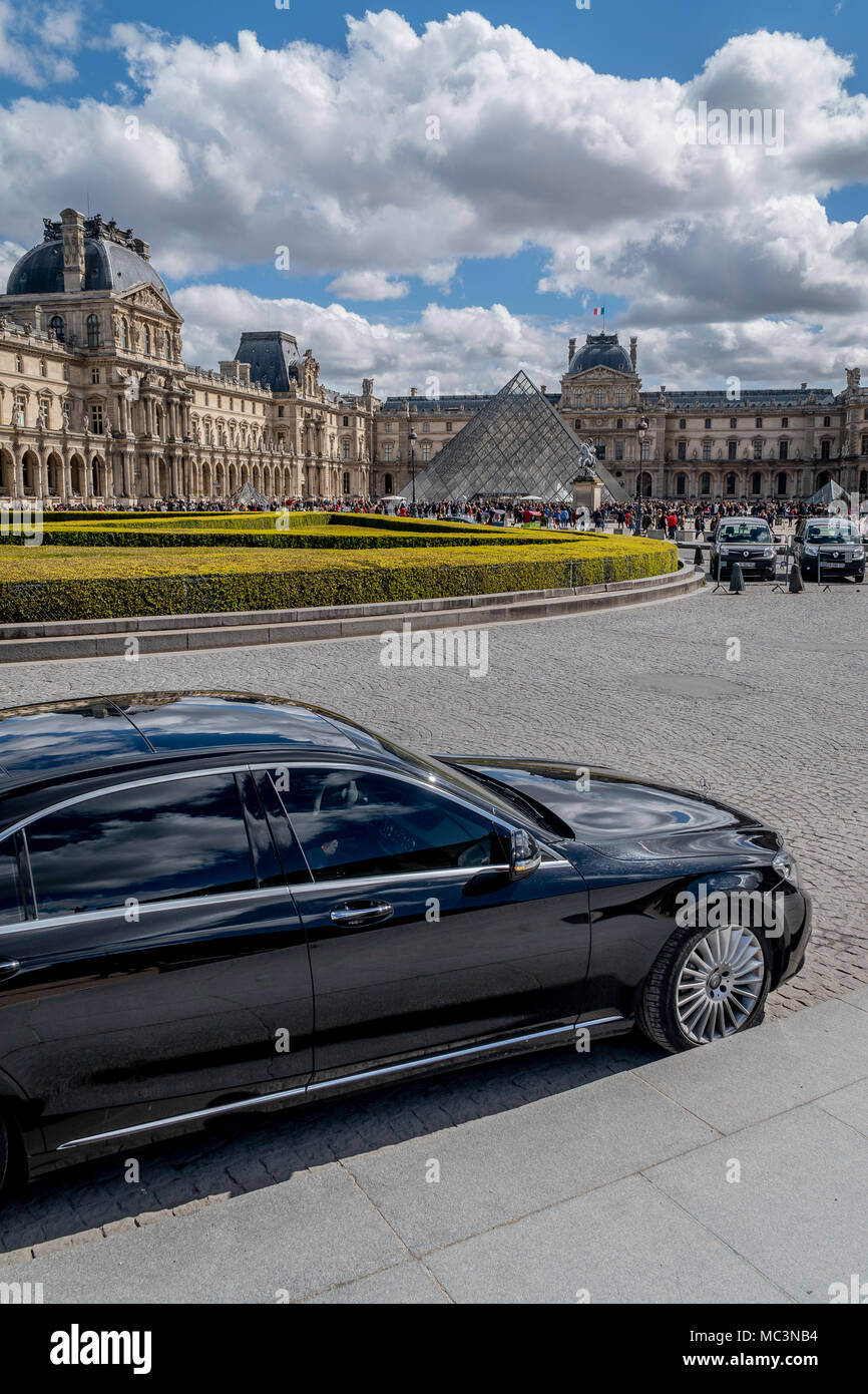 Mouse de Louvre, Paris France Stock Photo - Alamy
