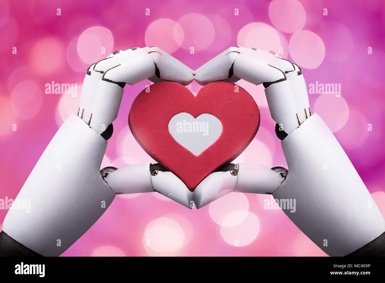 Amour robot hi-res stock photography and images - Alamy