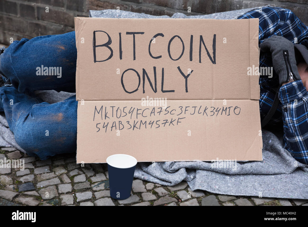 Homeless street cardboard hi-res stock photography and images - Alamy