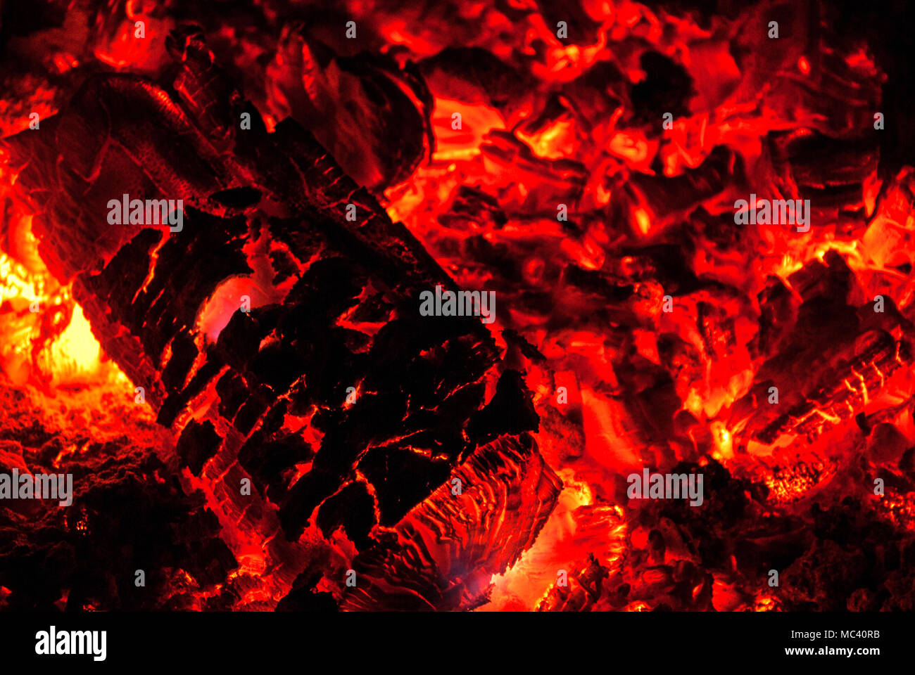 Glowing embers bright red color hi-res stock photography and images - Alamy