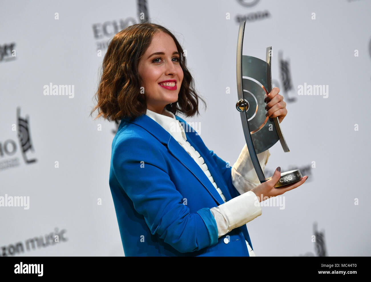 Kuenstlerin hi-res stock photography and images - Alamy