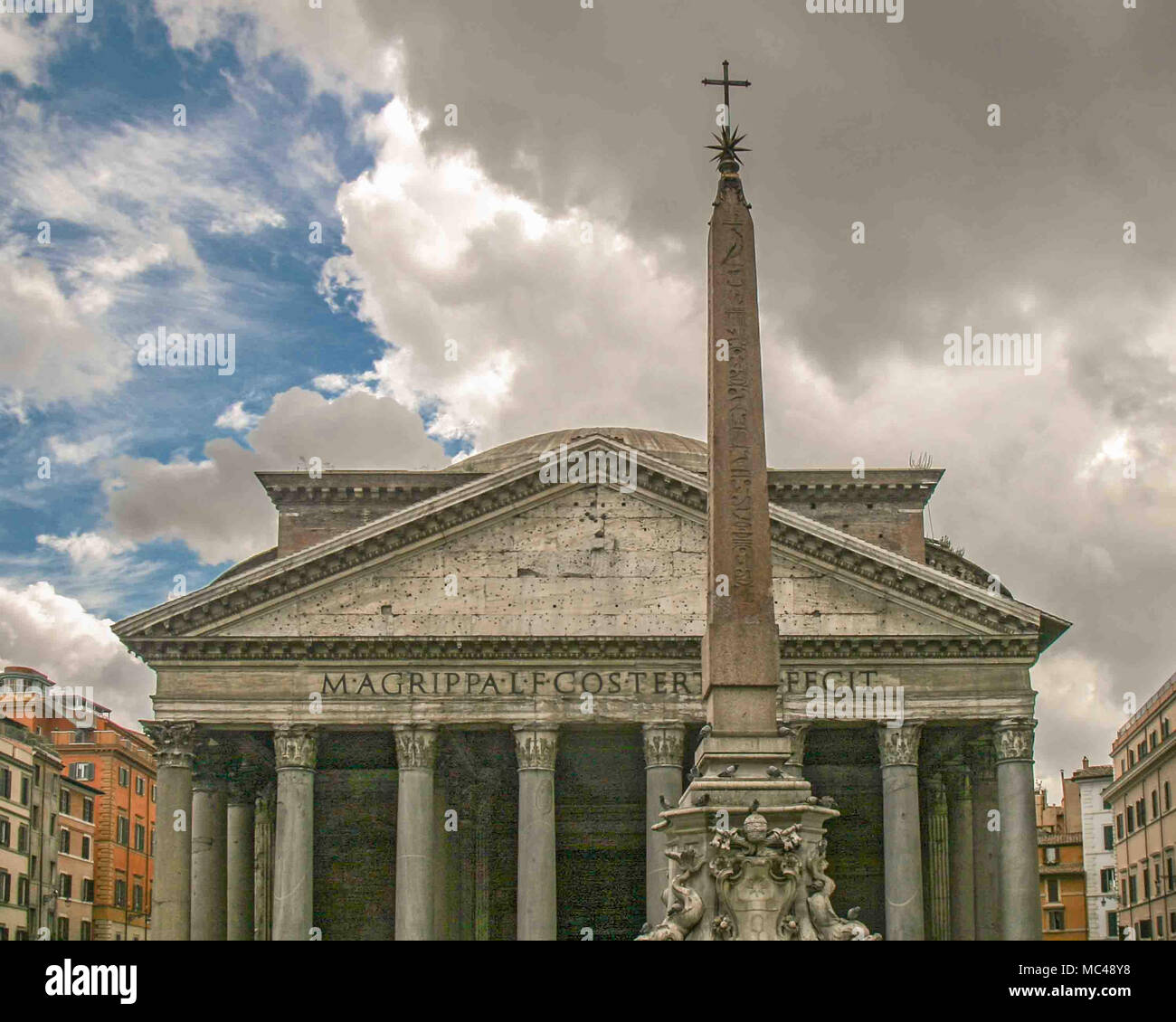 One triangular pediment hi-res stock photography and images - Alamy