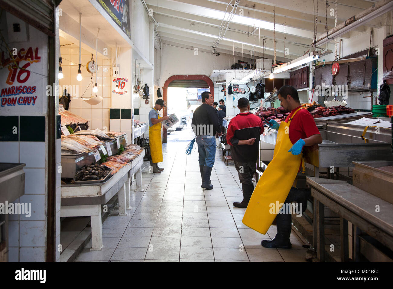 Ensenada fish market hi-res stock photography and images - Alamy