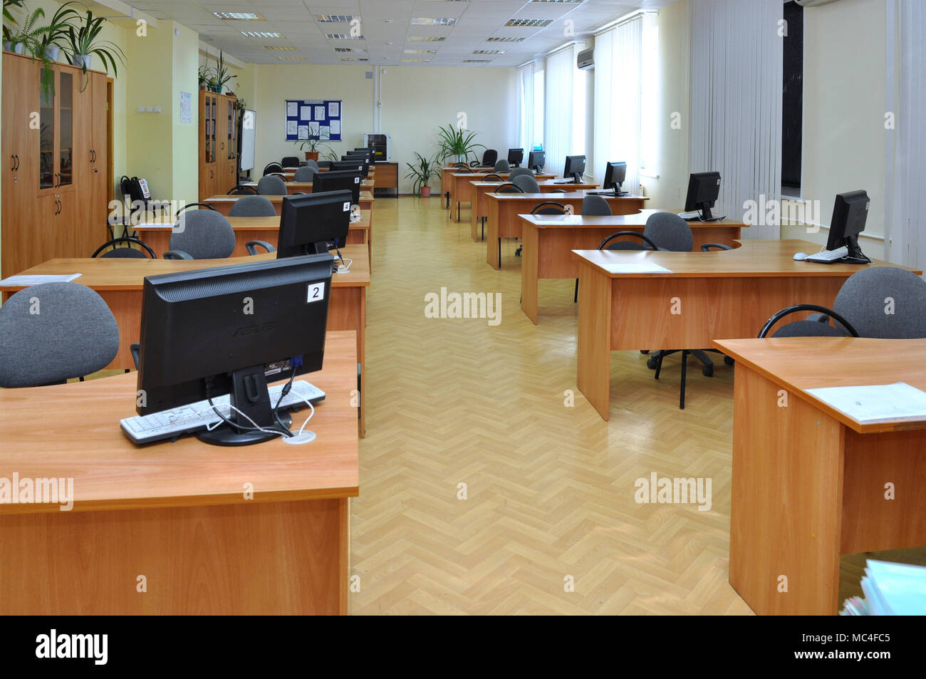 Empty science lab classroom college hi-res stock photography and images ...