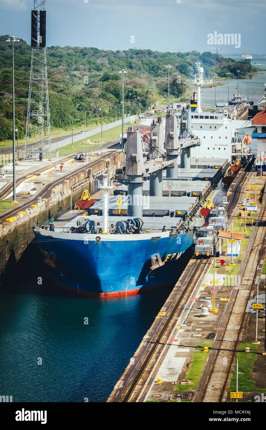 Cruise oil tanker hi-res stock photography and images - Alamy