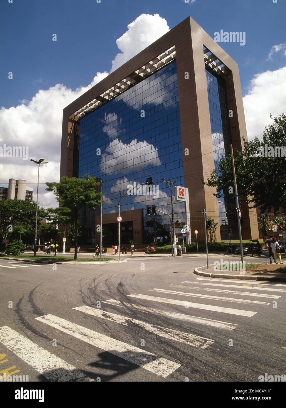 Berrini building sao paulo hi-res stock photography and images - Alamy