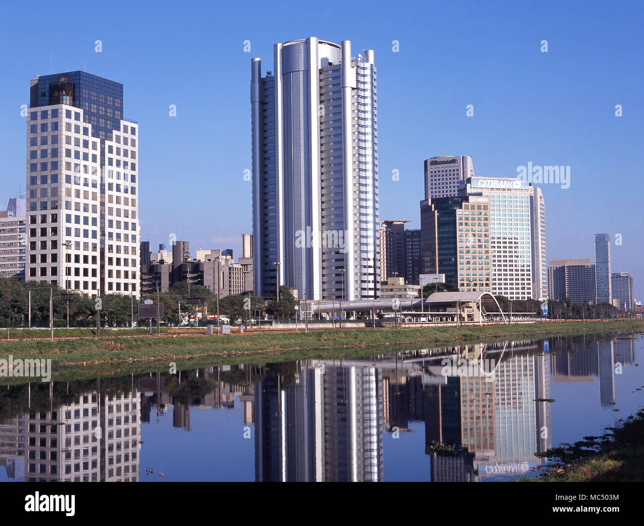 Plaza Centenario Building, Robocop, United Nations Avenue, Brooklin ...