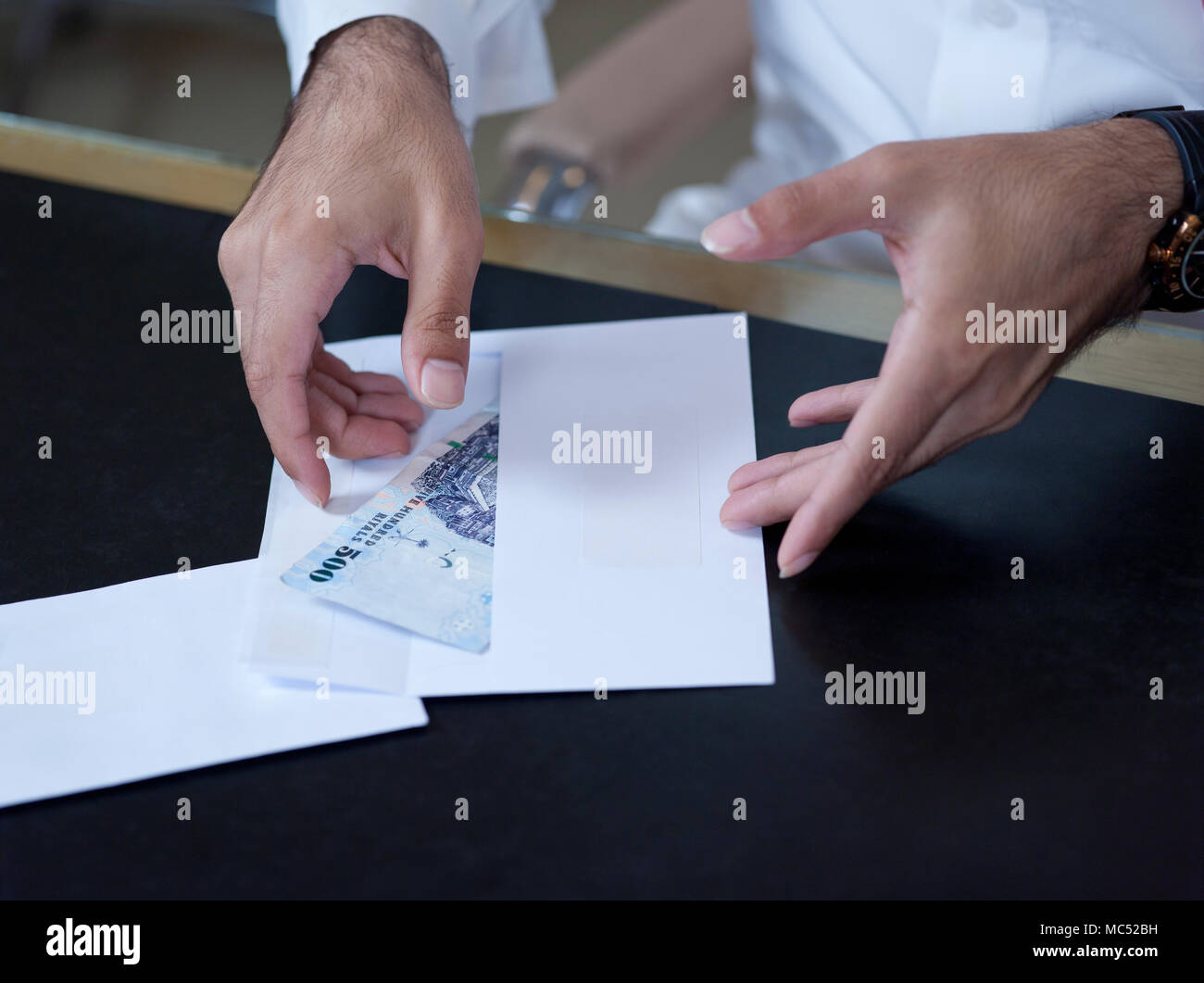 Saudi businessman desk hi-res stock photography and images - Alamy