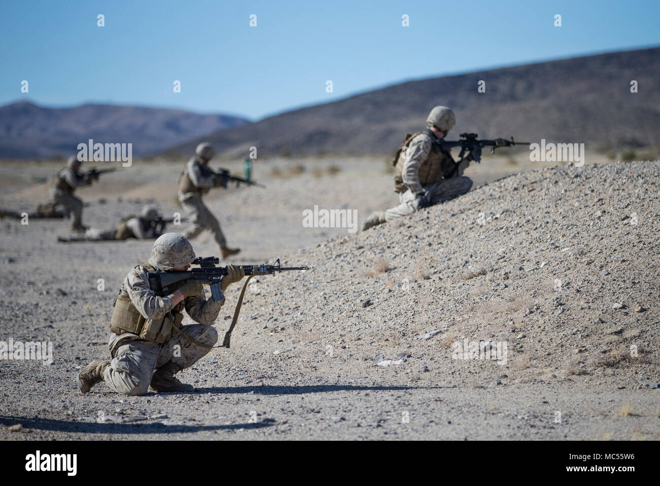 U.S. Marines with Bravo Battery, 2nd Low Altitude Air Defense (LAAD ...