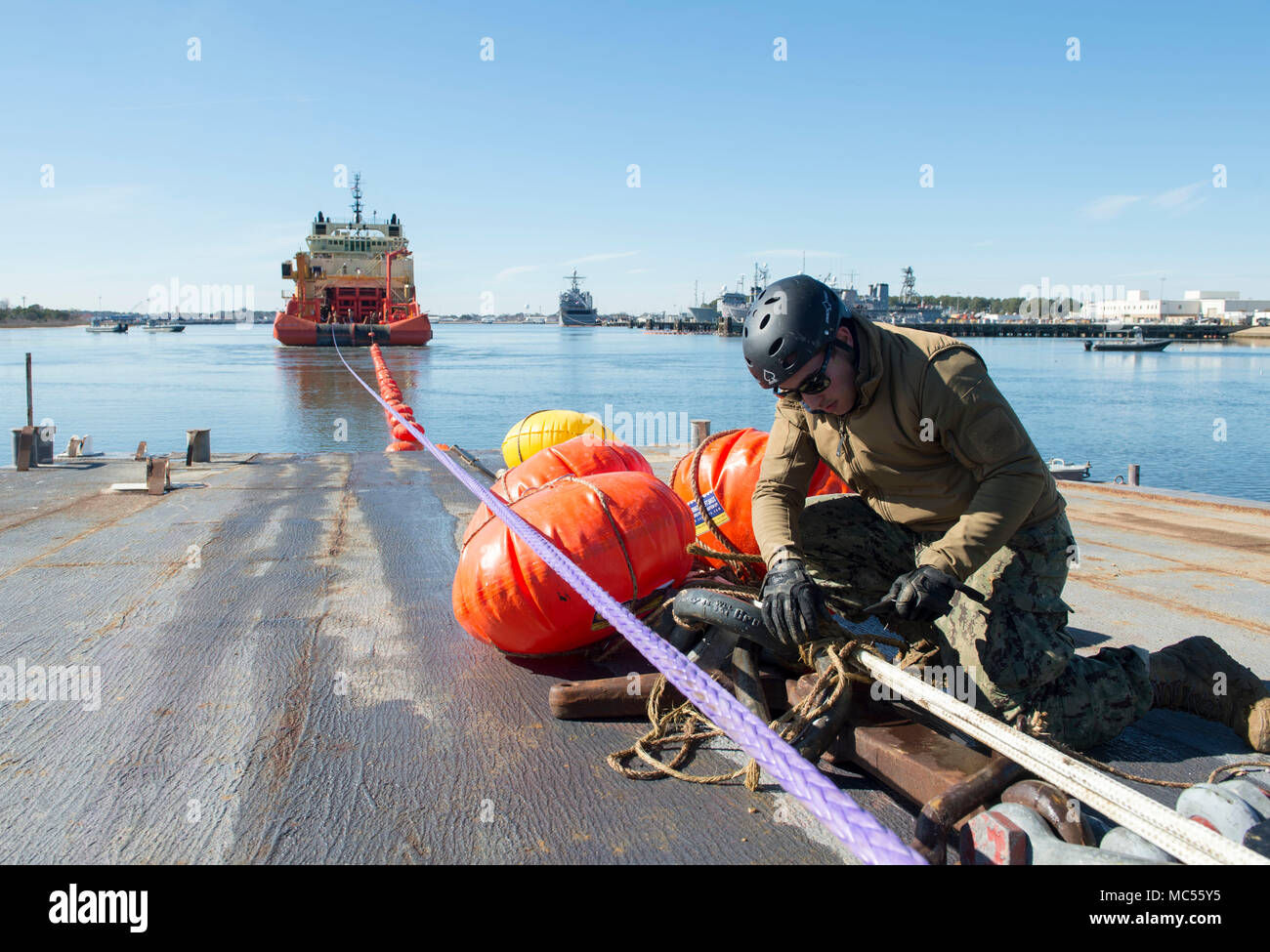 180131-N-SF508-247 VIRGINIA BEACH, Va. (Jan. 31, 2018) Navy Diver ...