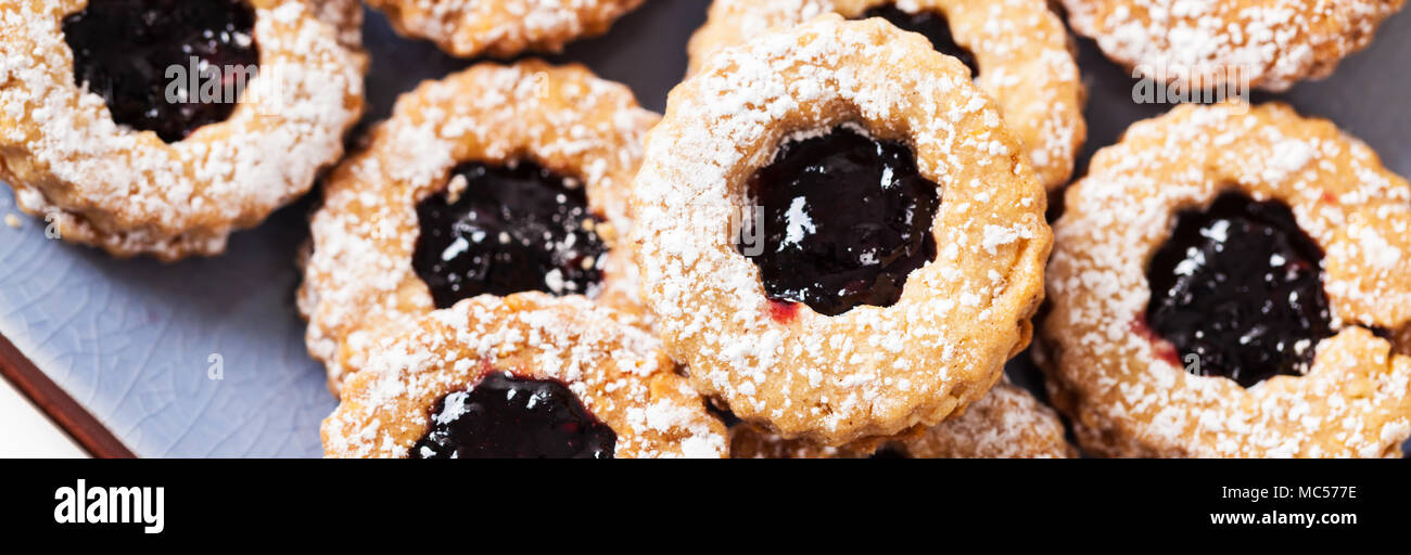 Shortbread Cookies With Jam Or Jelly Centers Stock Photo - Alamy