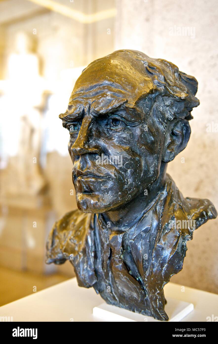 Eric gill statue hi-res stock photography and images - Alamy