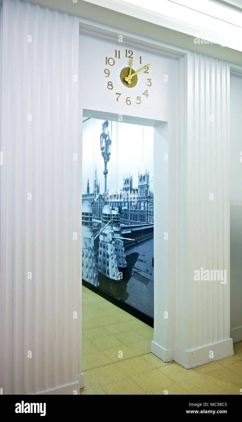 Eric gill statue bbc hi-res stock photography and images - Alamy