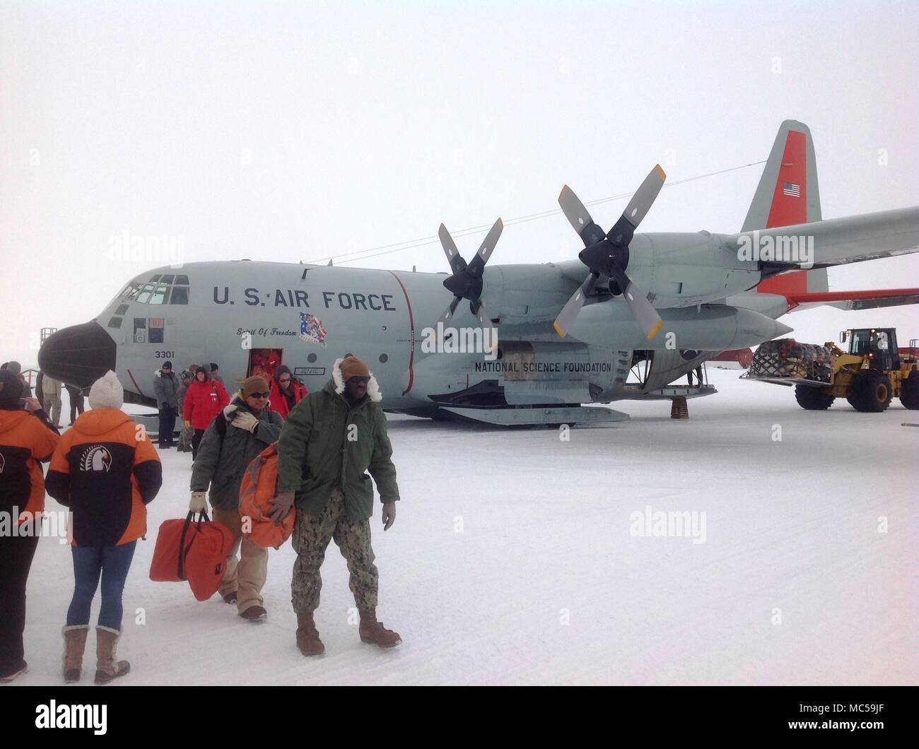 Antarctica plane arriving hi-res stock photography and images - Alamy