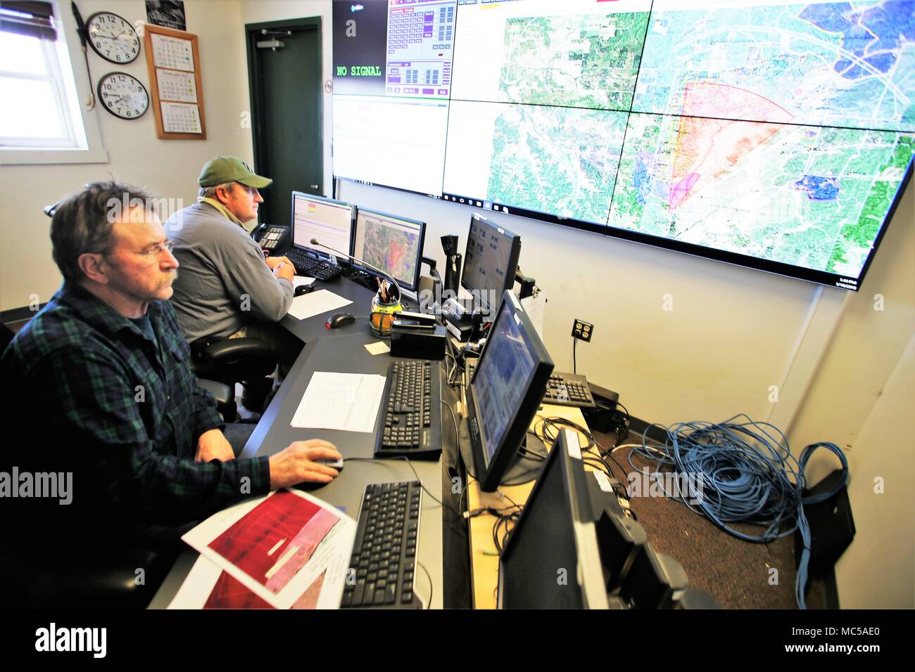 Range fire desk hi-res stock photography and images - Alamy