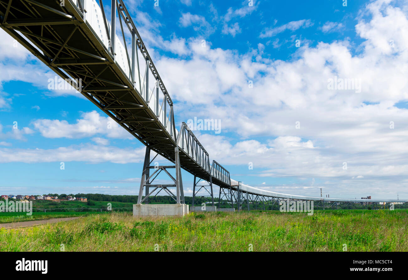 Steel construction from under bridge hi-res stock photography and ...