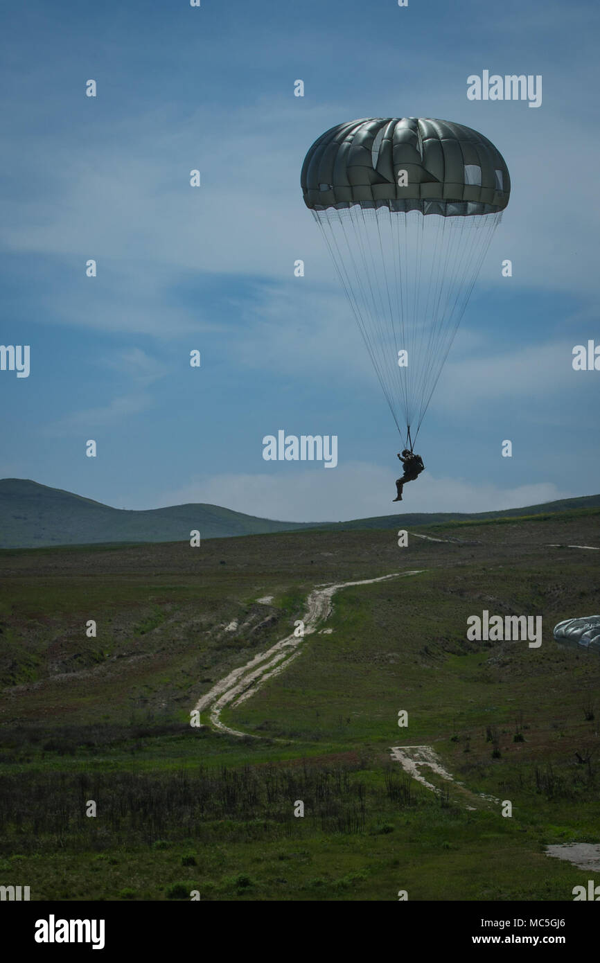 A U.S. Marine with 1st Force Reconnaissance Battalion, 1st Marine ...