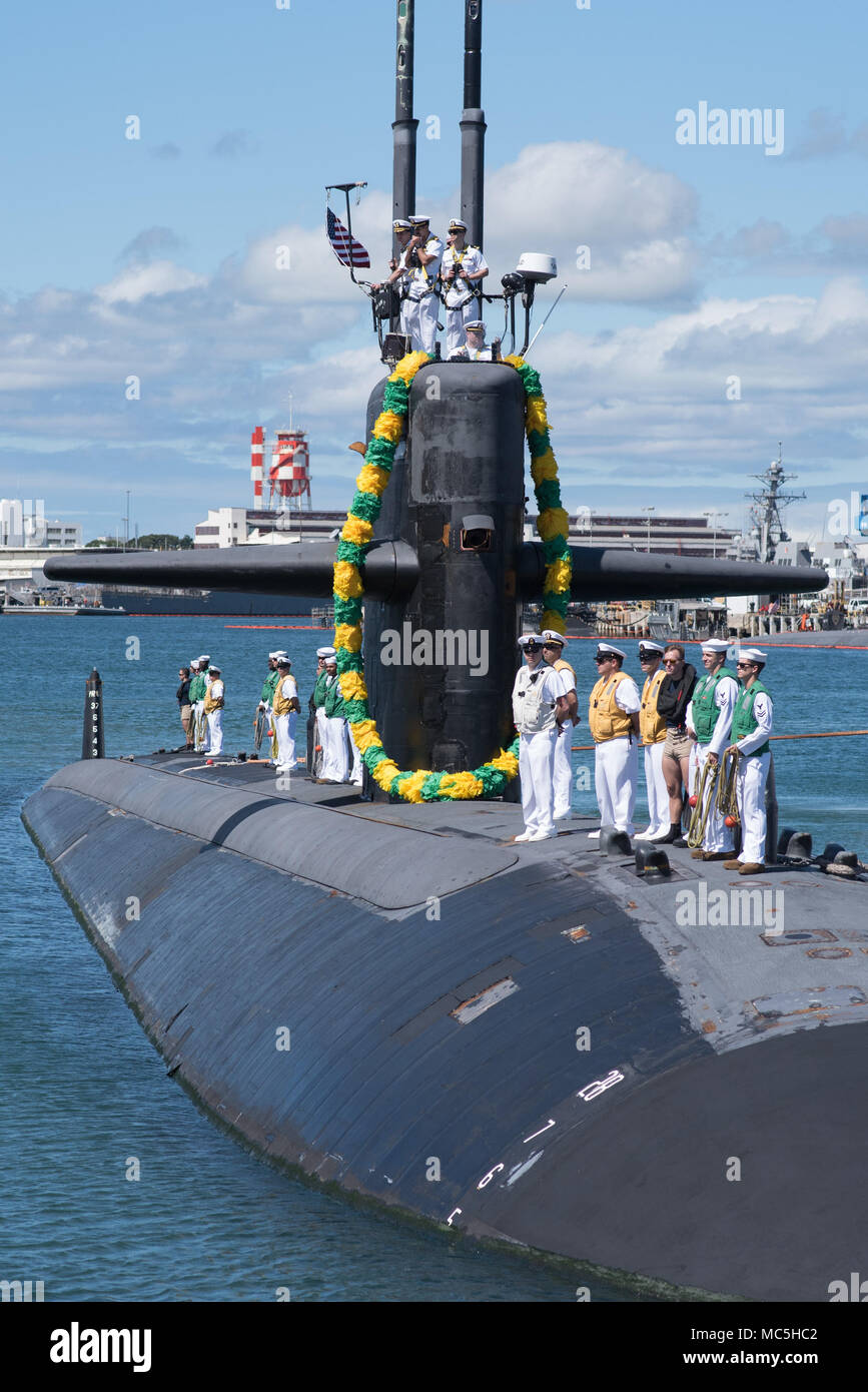PEARL HARBOR, Hawaii April 6, 2018) The Los Angeles-class fast-attack ...