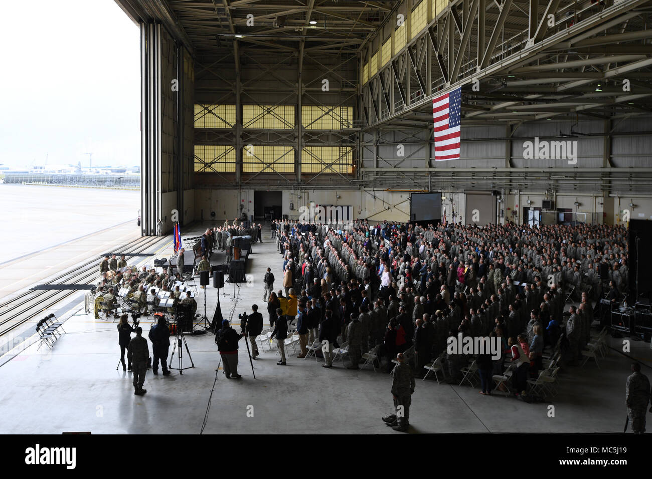 145 airlift wing hi-res stock photography and images - Alamy