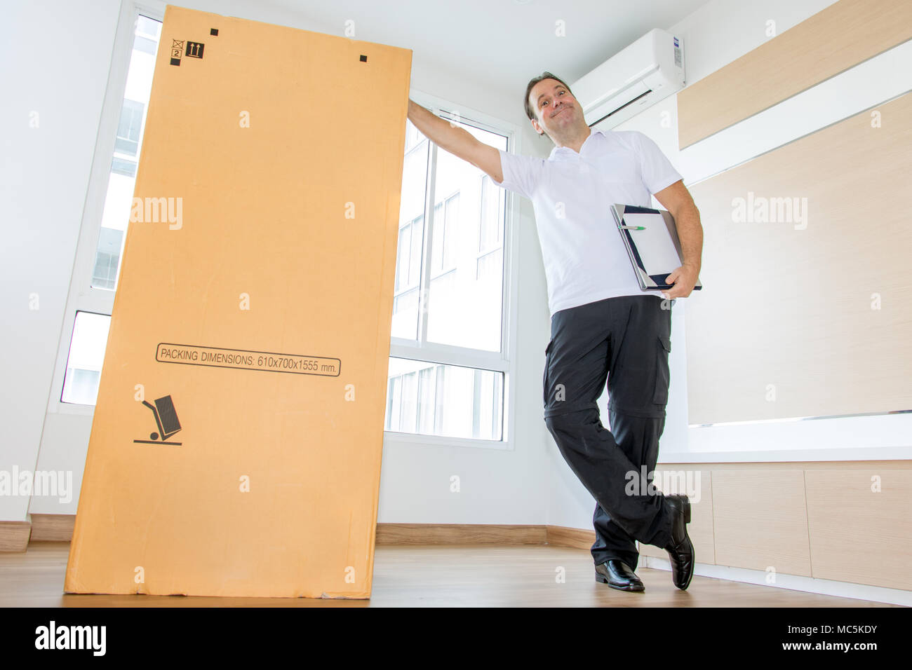 Large parcel delivery hi-res stock photography and images - Alamy