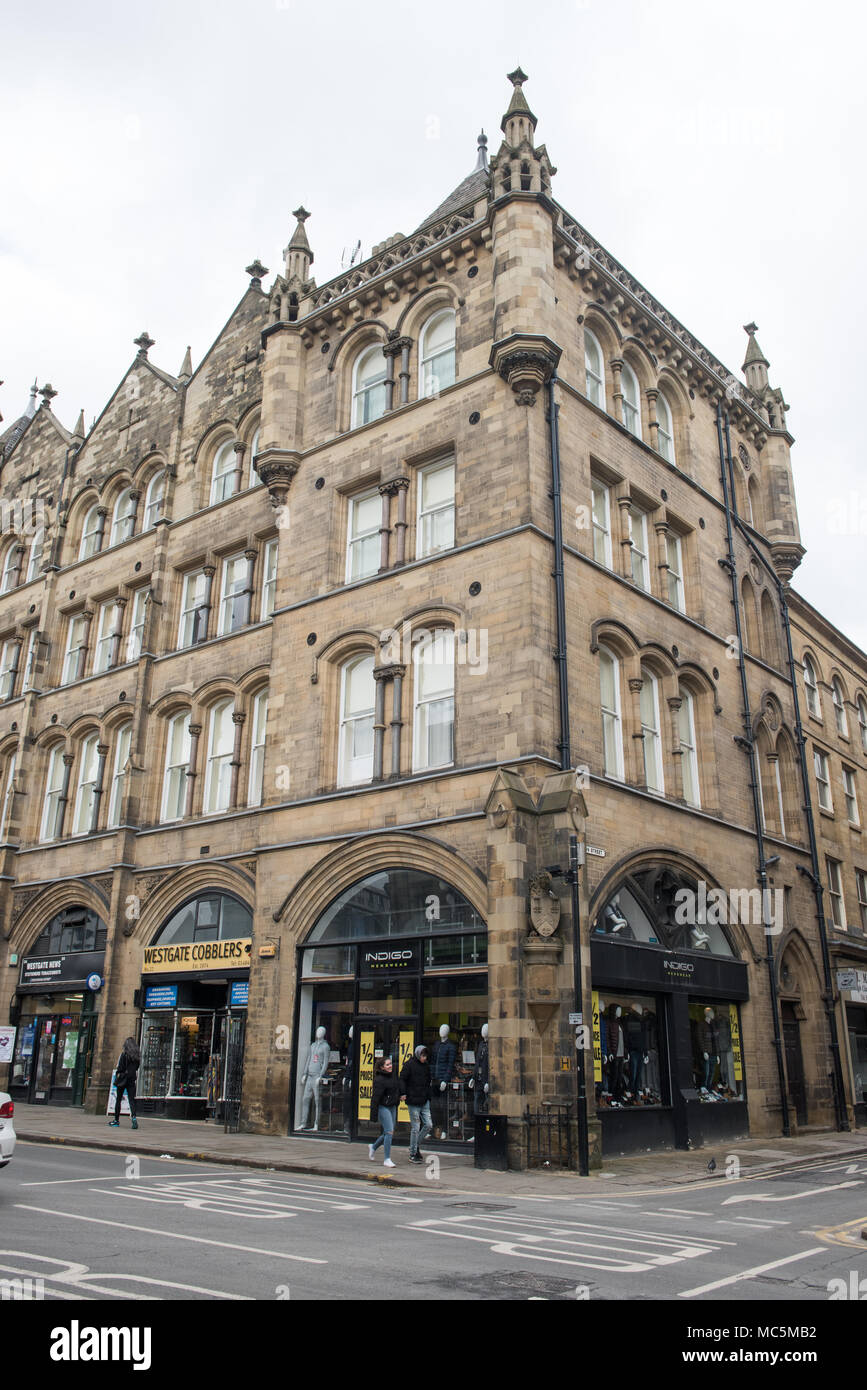 Corner retail building hi-res stock photography and images - Alamy