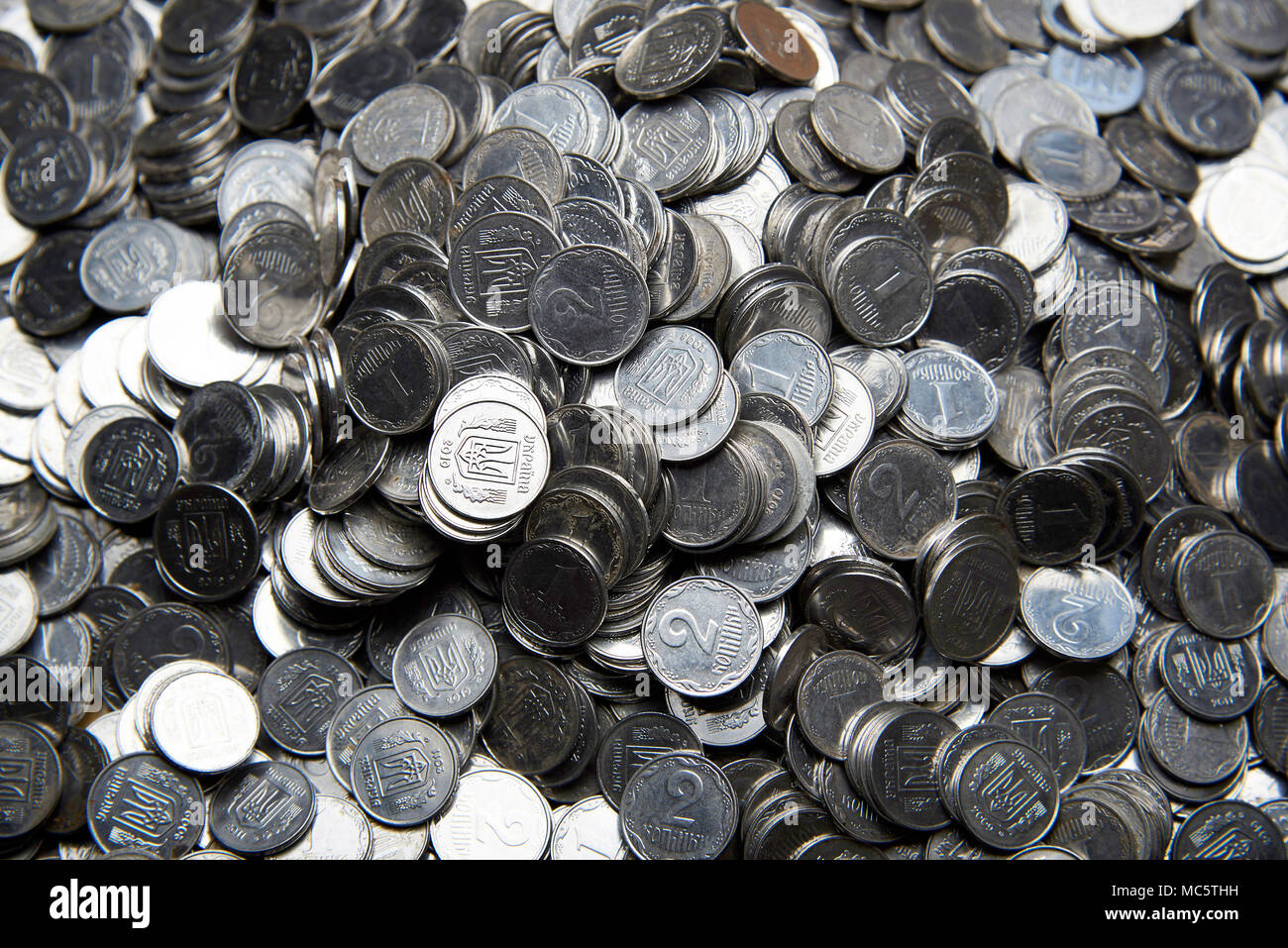 Silver coins texture hi-res stock photography and images - Alamy