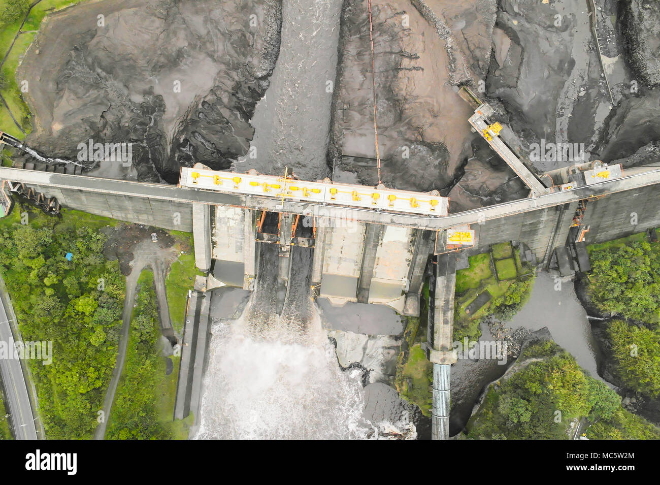 Hydroelectric dam aerial view empty hi-res stock photography and images ...