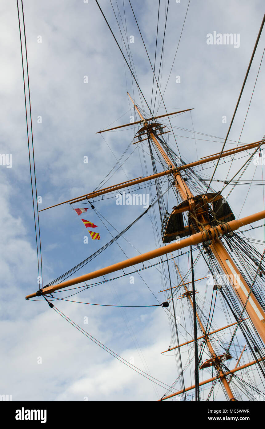 Naval rig hi-res stock photography and images - Alamy