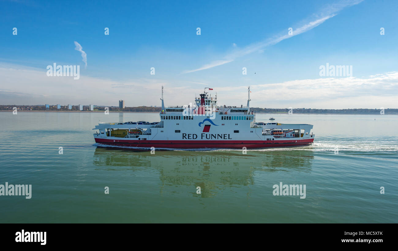 Smooth Crossing of Red Funnel ferry across the Solent from Southampton ...