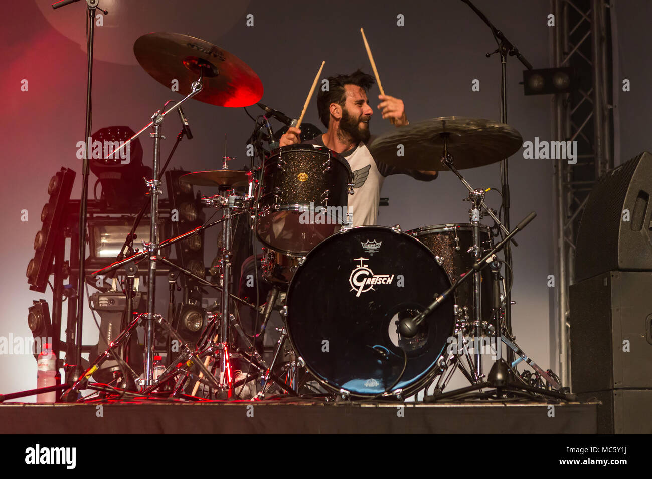 Nick fyffe bass hi-res stock photography and images - Alamy