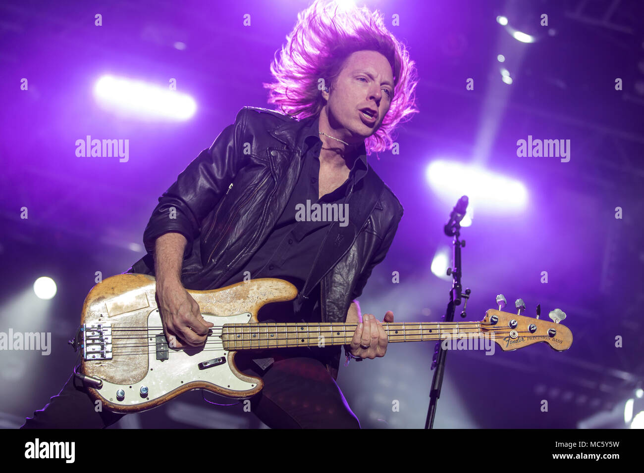 Thom Gimbel, guitarist of the British-American rock band Foreigner live ...