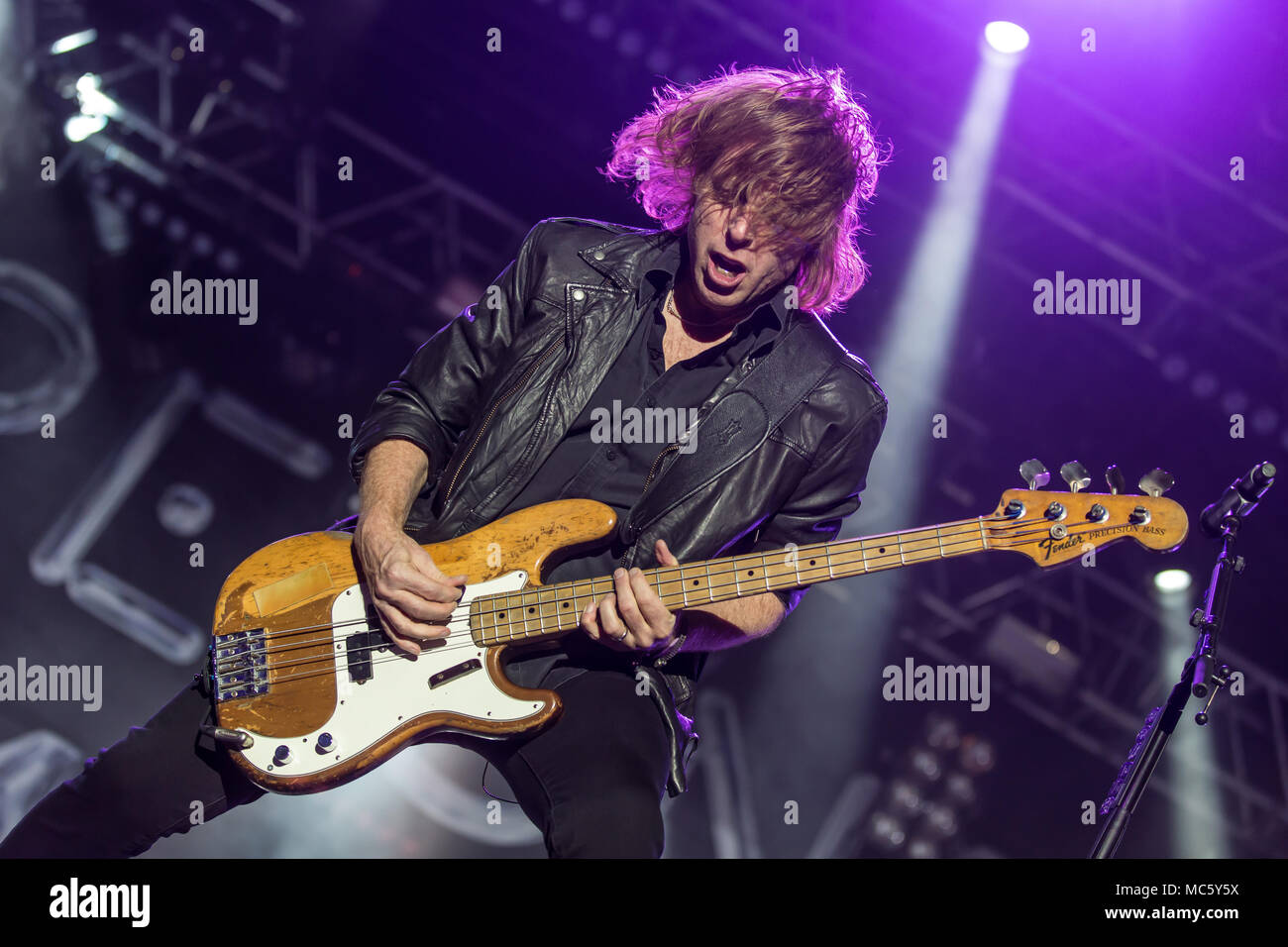 Thom Gimbel, guitarist of the British-American rock band Foreigner live ...