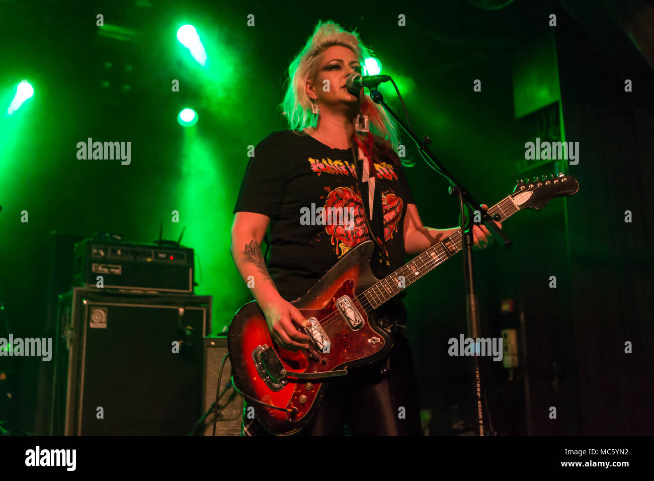Female rock singer hi-res stock photography and images - Alamy