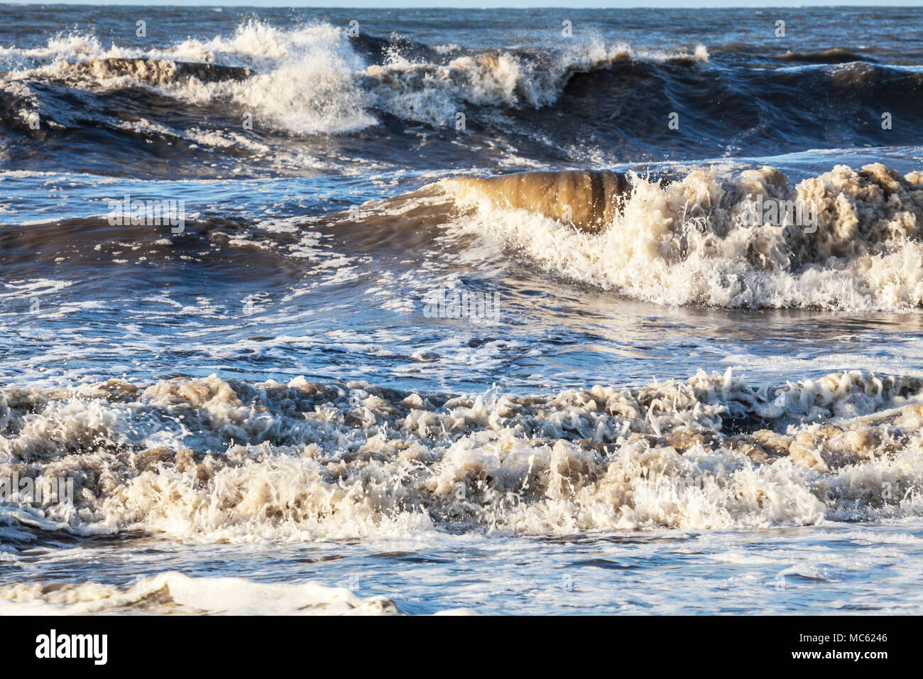 Breaking waves and sea scene hi-res stock photography and images - Alamy
