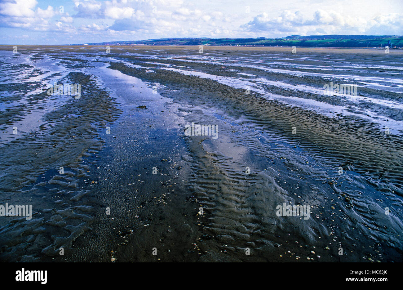 River dee estuary hi-res stock photography and images - Alamy