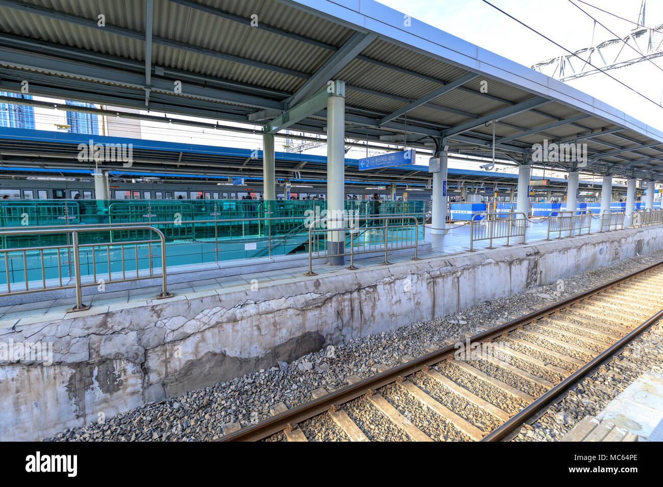 Seoul, South Korea - April 4, 2018 : Seoul subway platform at Sindorim ...