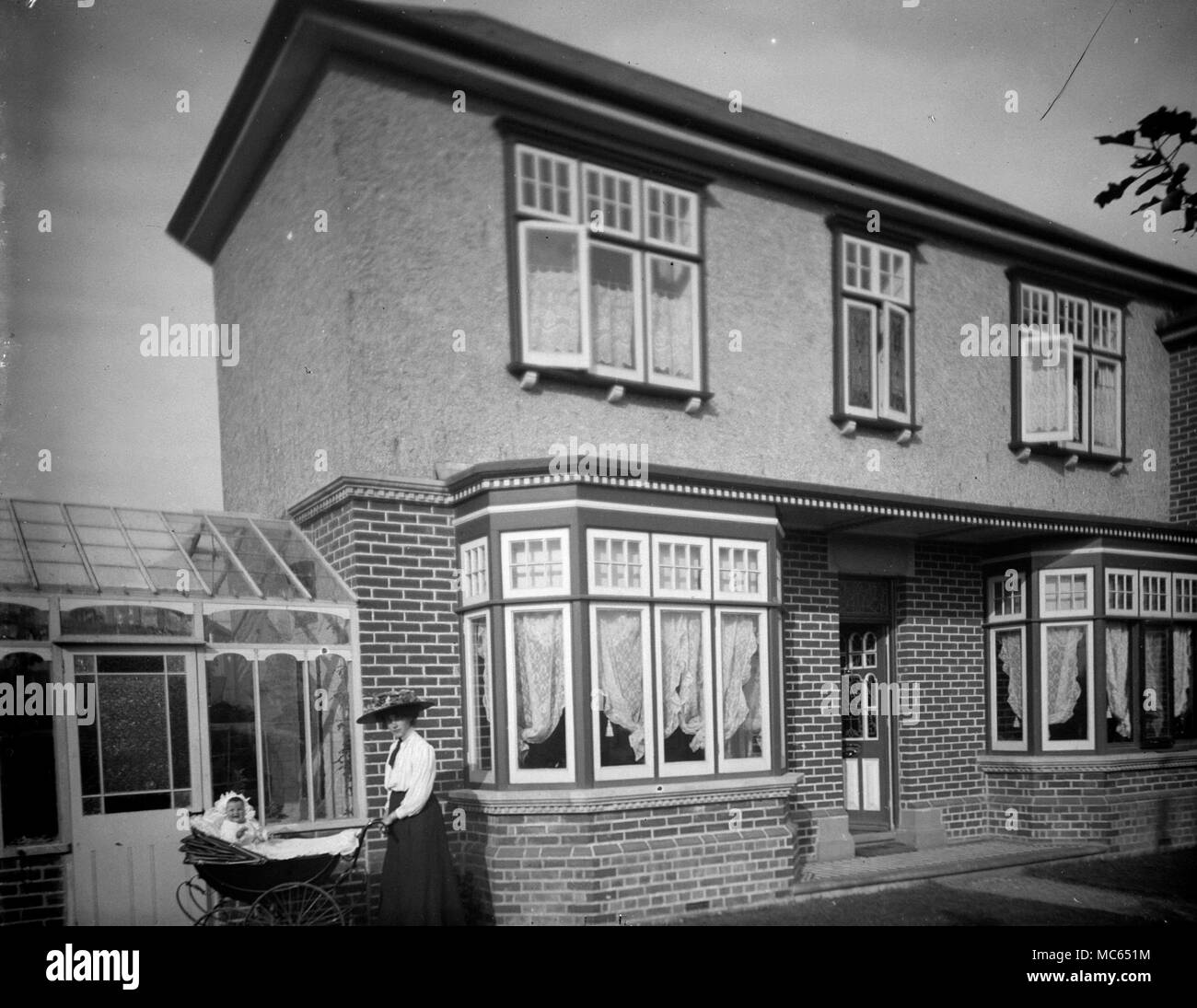 Middle class house 1900s Black and White Stock Photos & Images - Alamy