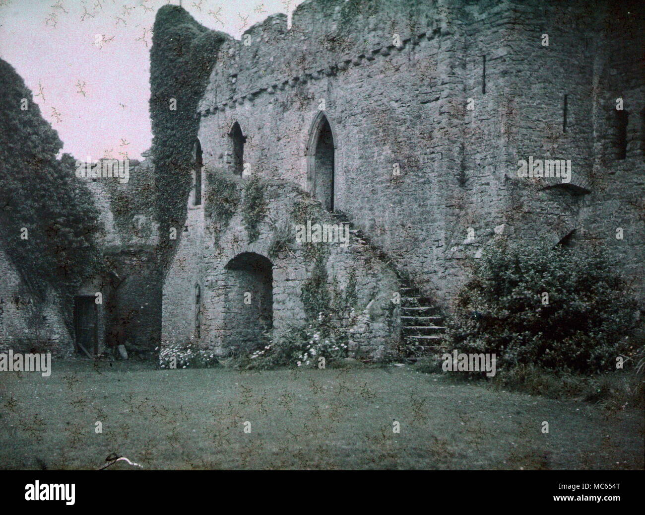 Pre war structures hi-res stock photography and images - Alamy