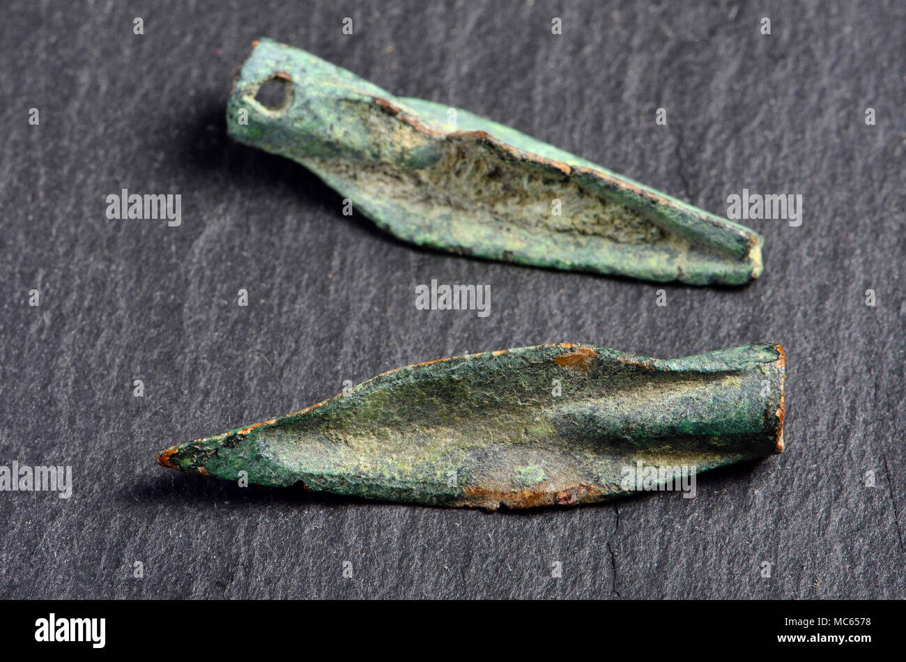 Roman bronze tri-lobe arrowheads Stock Photo - Alamy