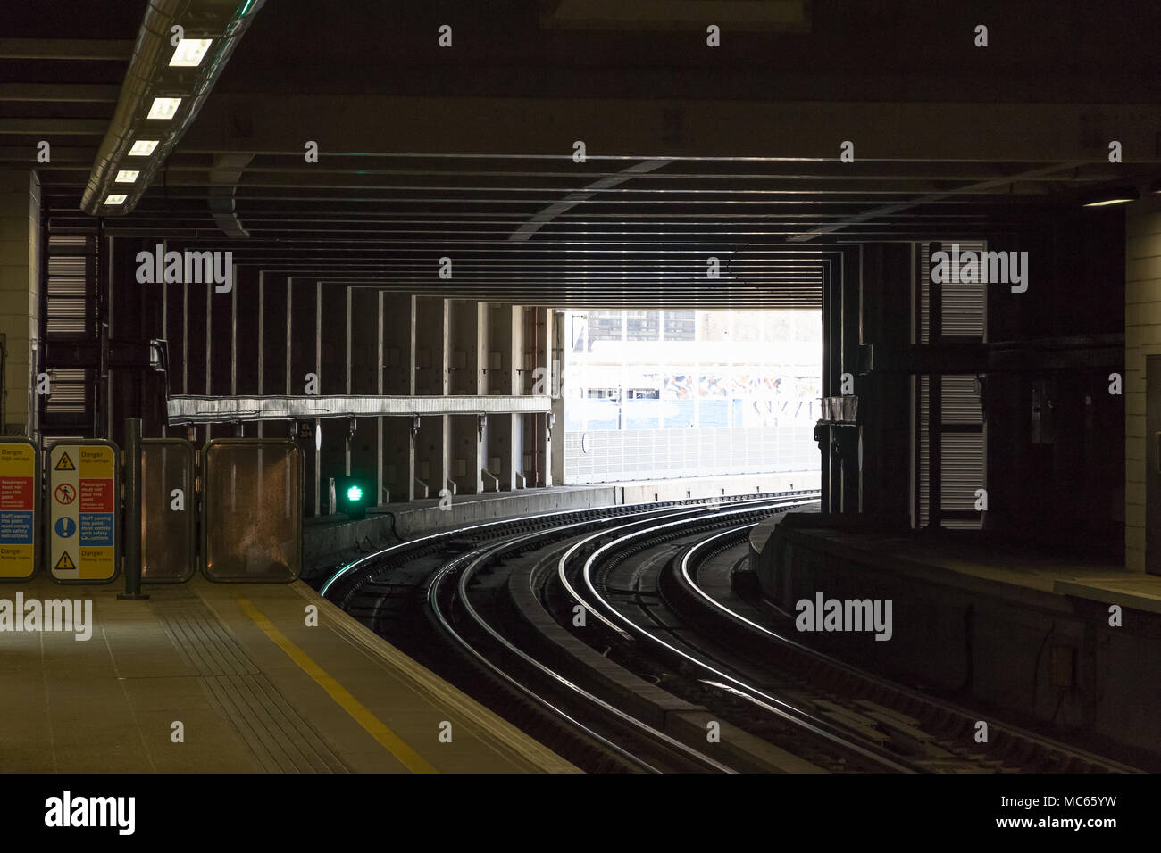 London underground track hi-res stock photography and images - Alamy