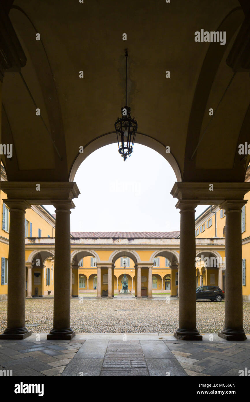 Pavia university hi-res stock photography and images - Alamy