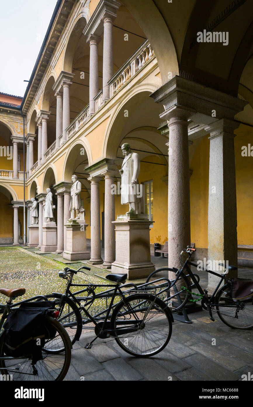 Pavia university hi-res stock photography and images - Alamy