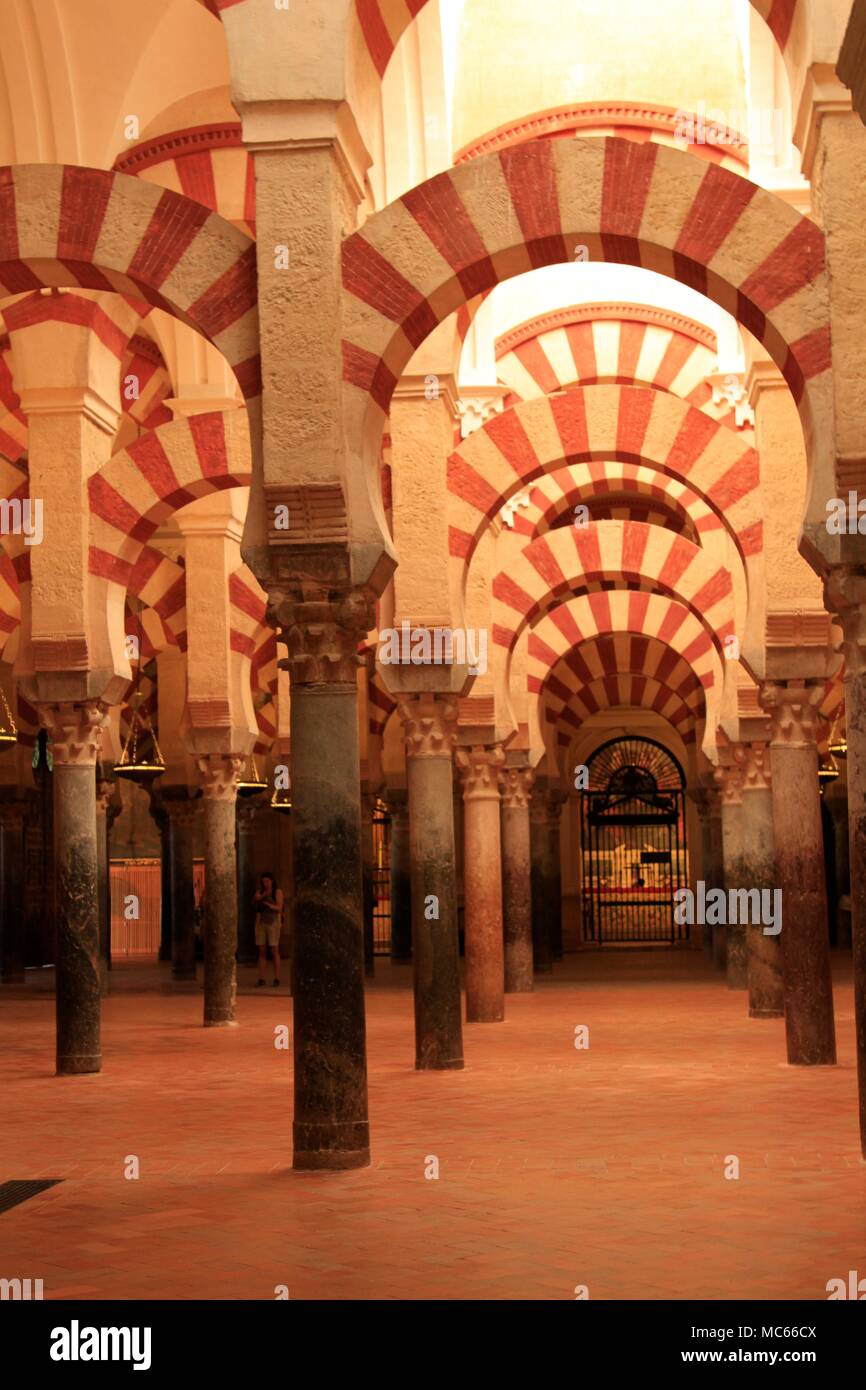 Hypostyle Hall with Red and White Arches, Mosque-Cathedral of Cordoba ...