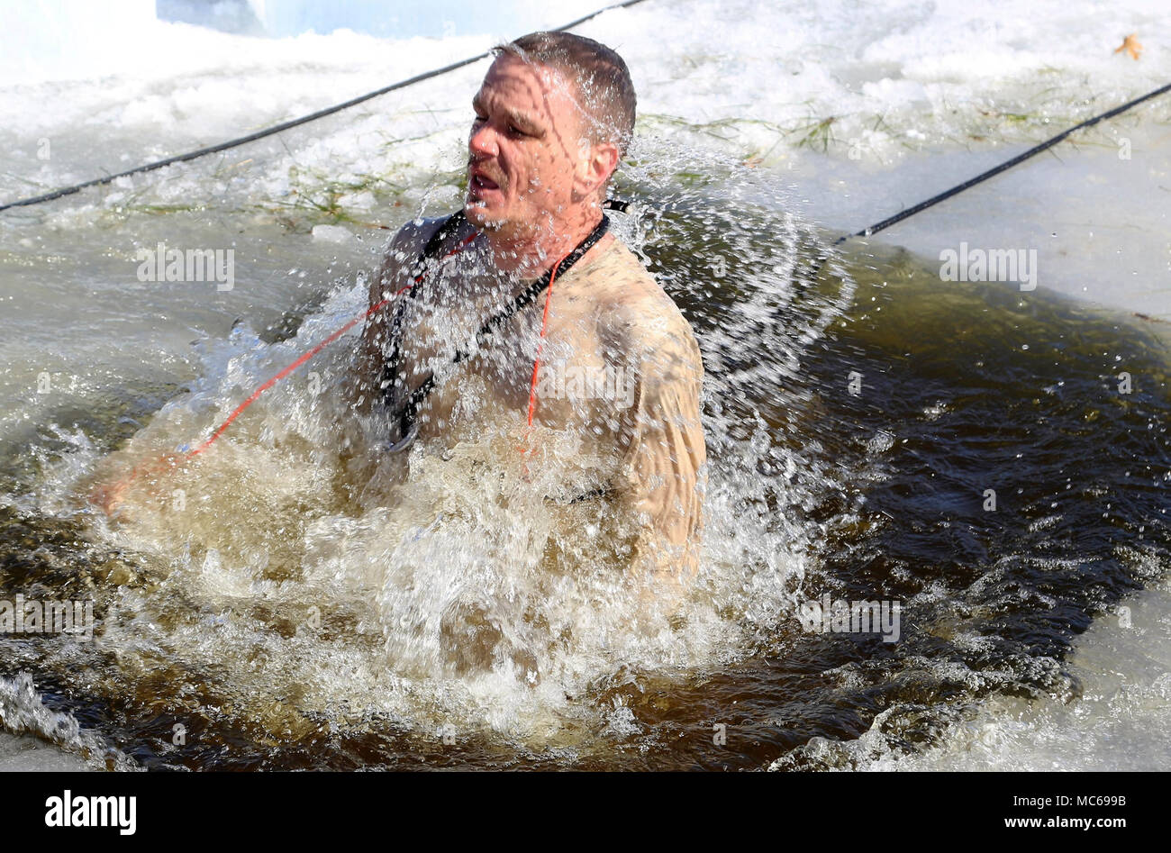 Cold water immersion hi-res stock photography and images - Alamy