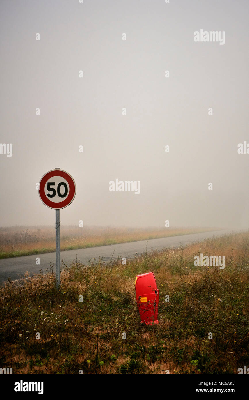 Speed limit sign empty street hi-res stock photography and images - Alamy