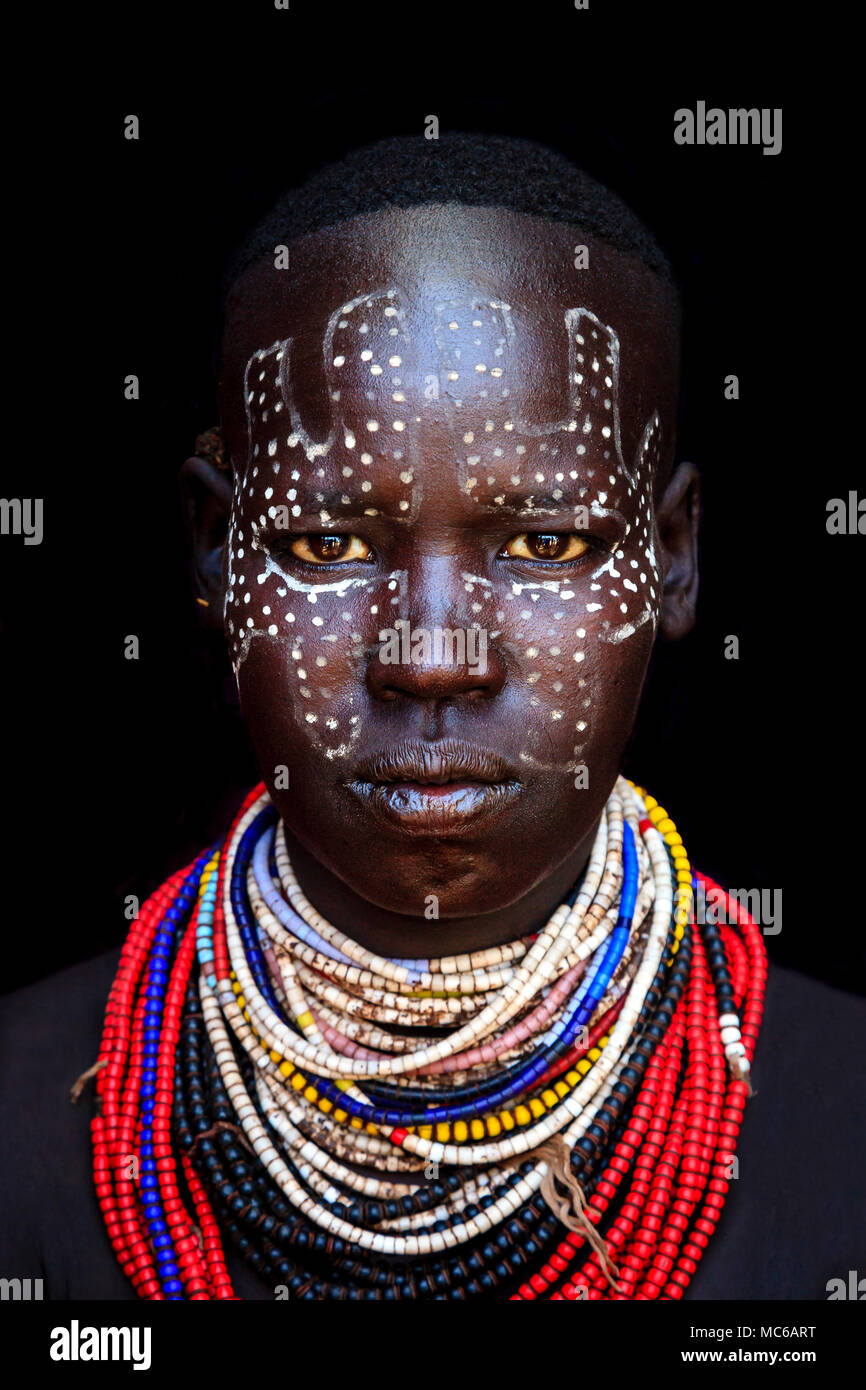 Karo tribe woman hi-res stock photography and images - Alamy