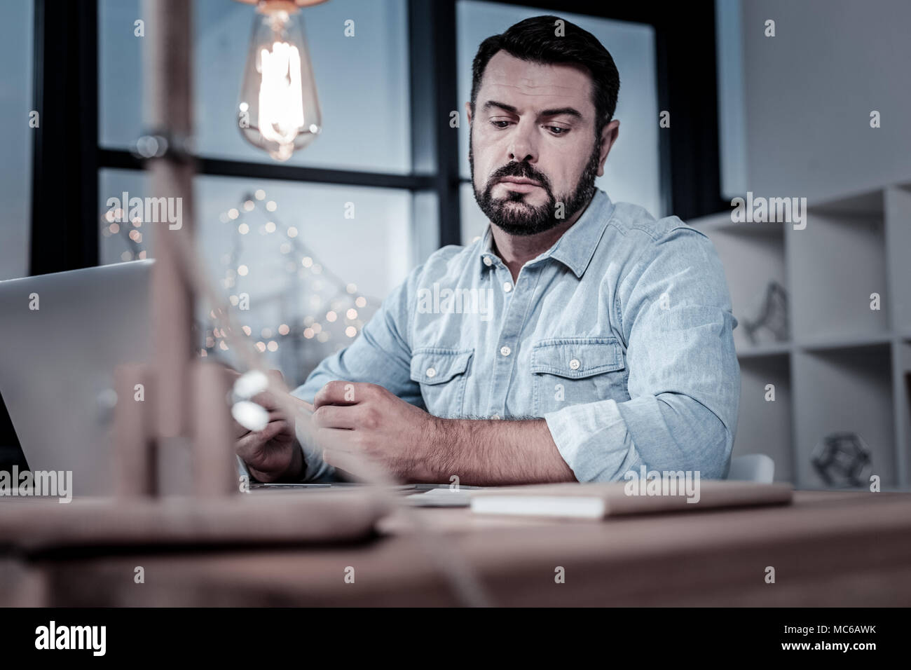 Very busy worker hi-res stock photography and images - Alamy