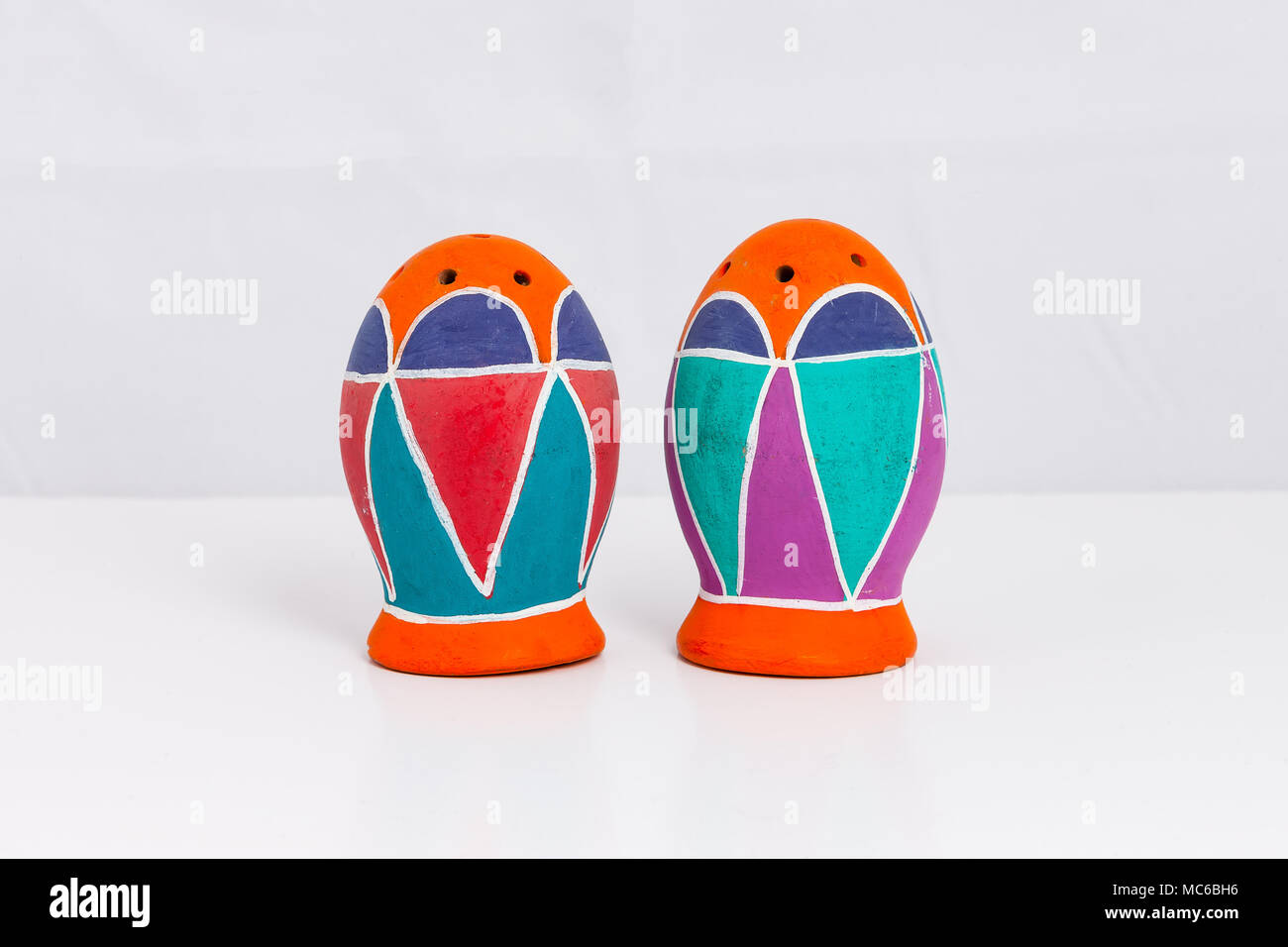 Salt shaker hand hi-res stock photography and images - Alamy