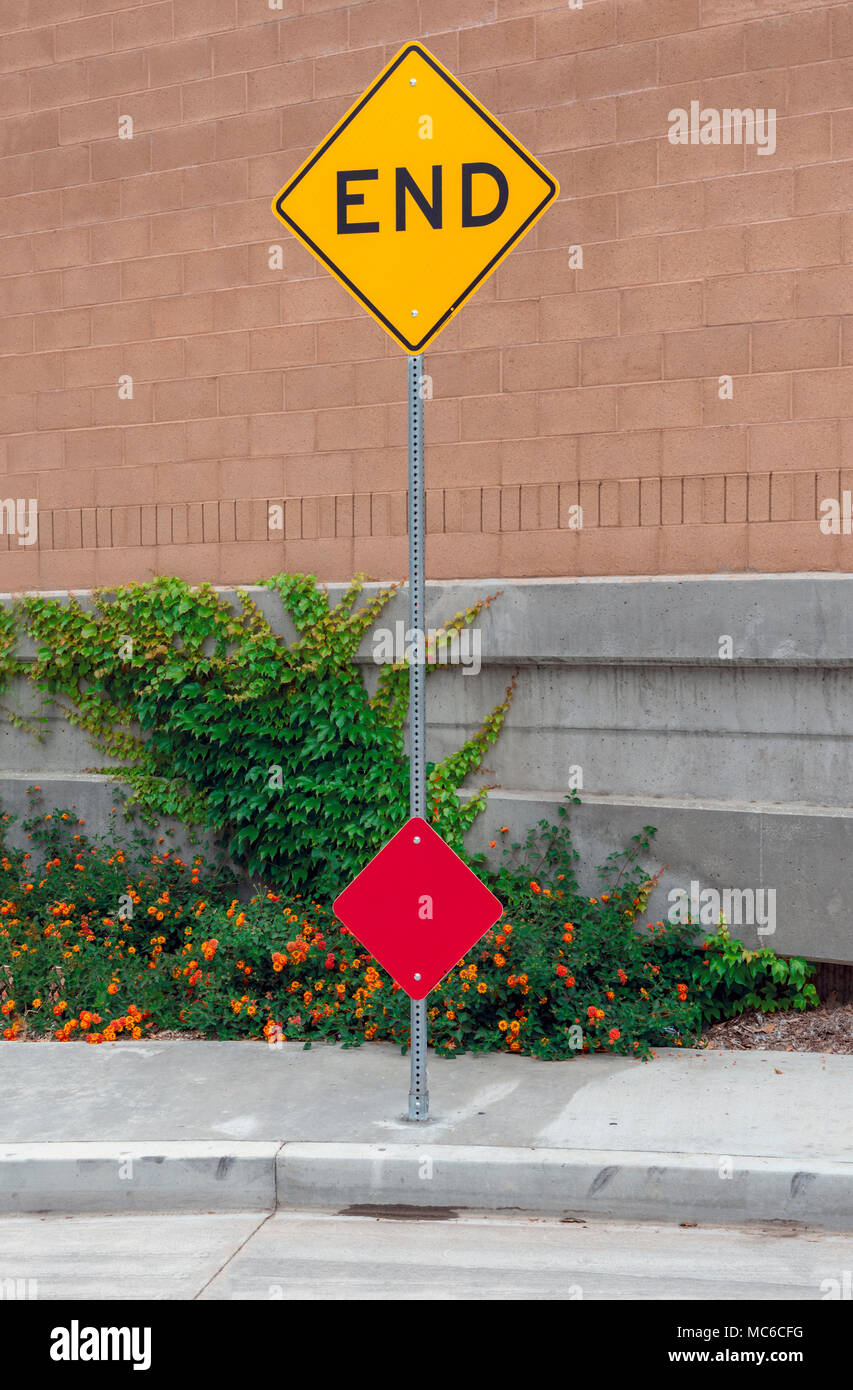 End sign pointing to wall, Los Angeles Stock Photo - Alamy